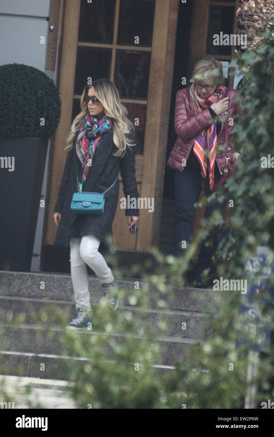 Sylvie Meis und ihre Eltern mit ein nicht identifizierter Mann bei ...