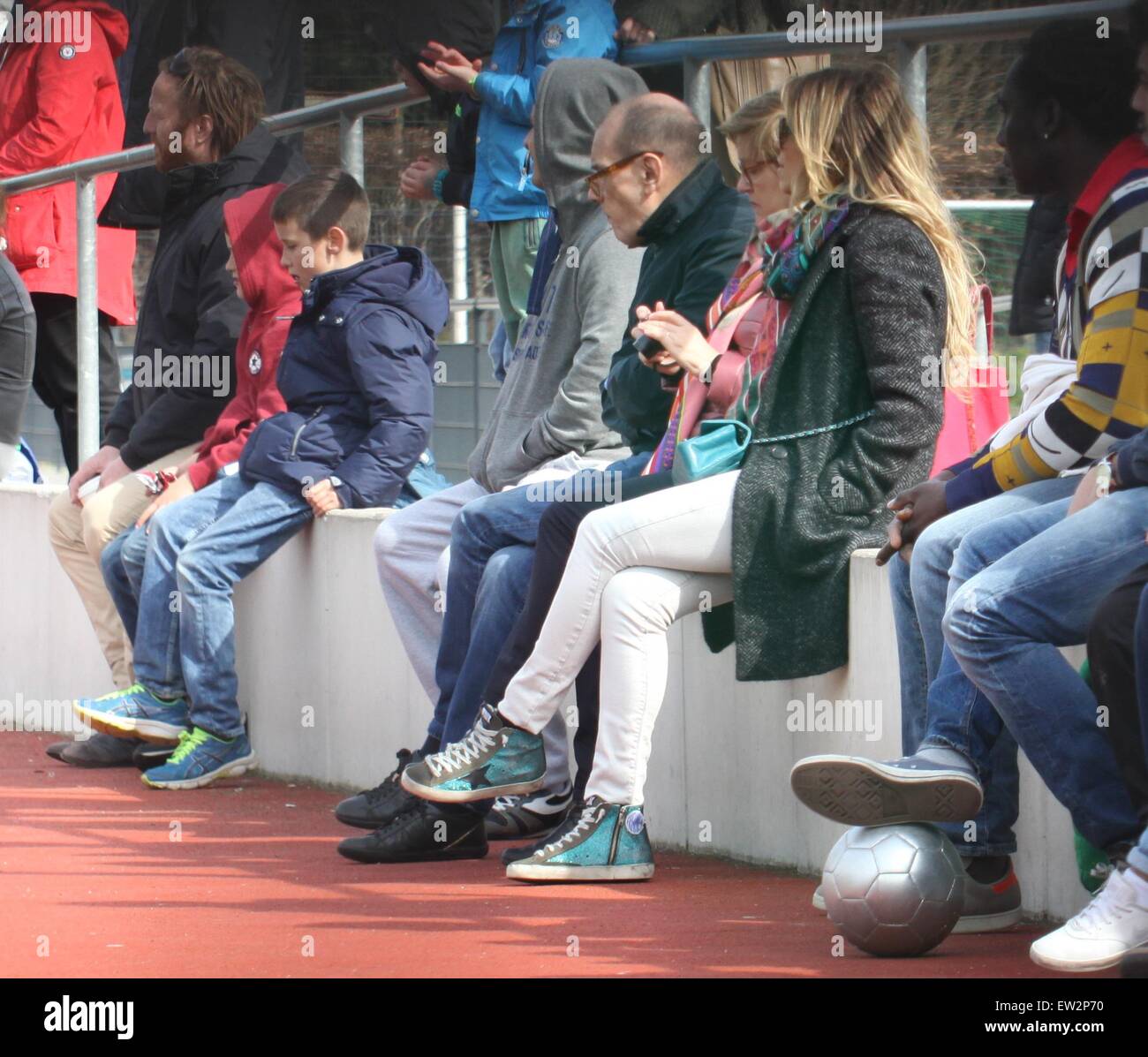 Sylvie Meis und ihre Eltern mit ein nicht identifizierter Mann bei ...