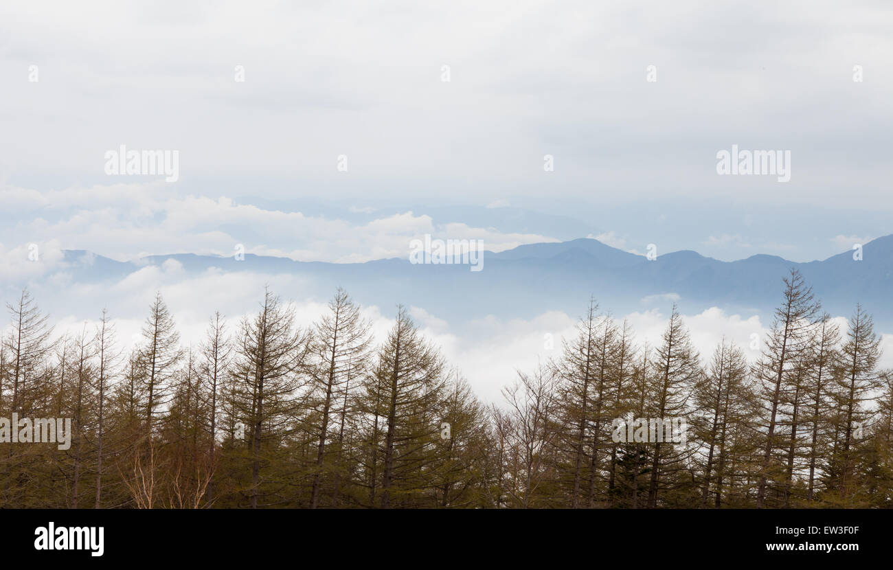 Berg berge wolke wolken Stockfotos und -bilder Kaufen - Alamy