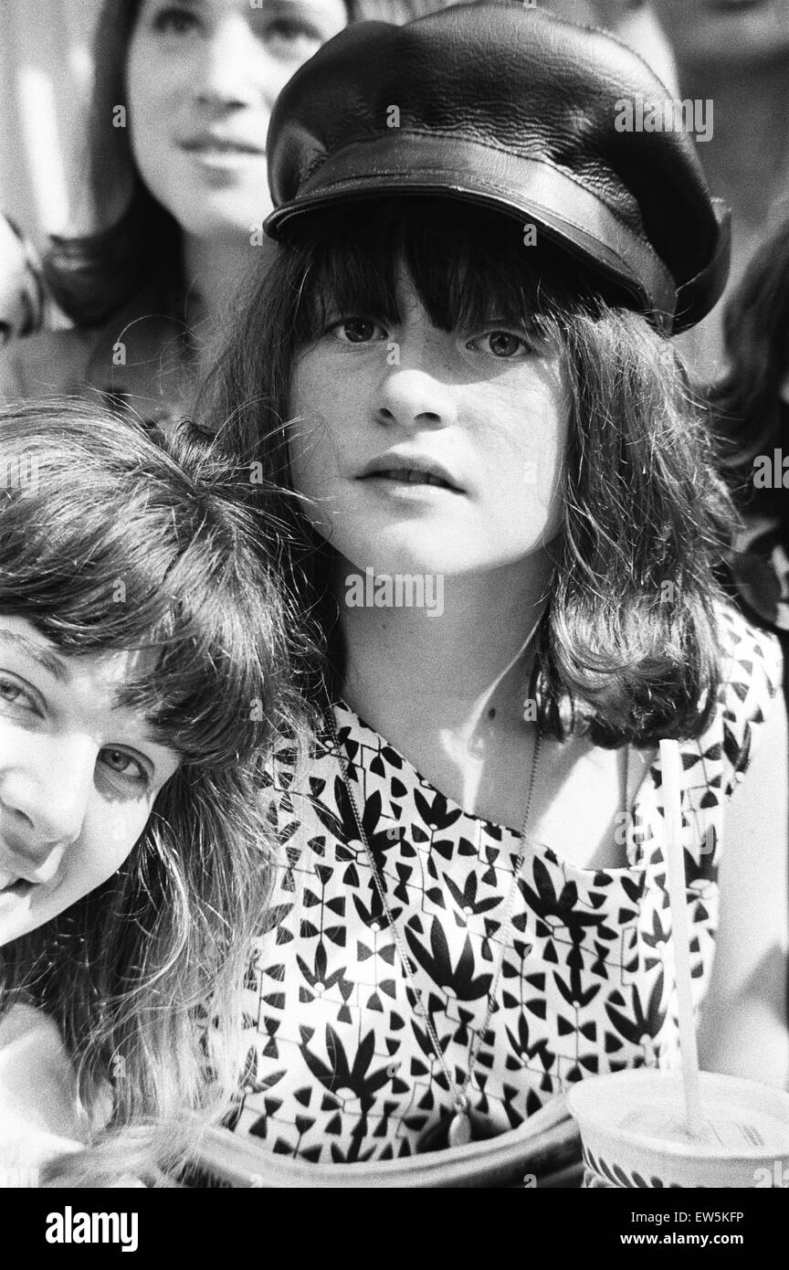 Screaming girls beatles fans -Fotos und -Bildmaterial in hoher ...