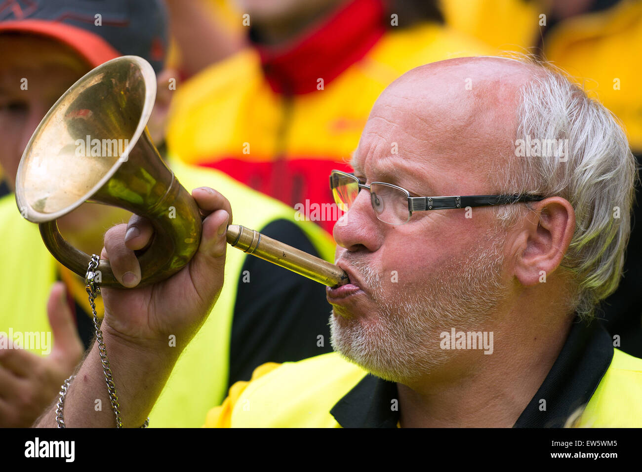 Postal horn -Fotos und -Bildmaterial in hoher Auflösung – Alamy