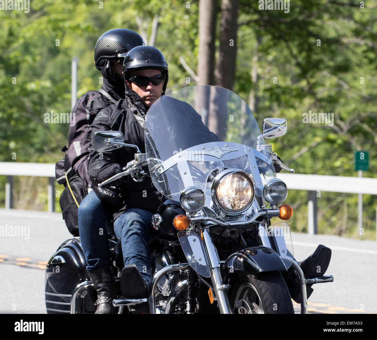 Motorbike passenger -Fotos und -Bildmaterial in hoher Auflösung – Alamy