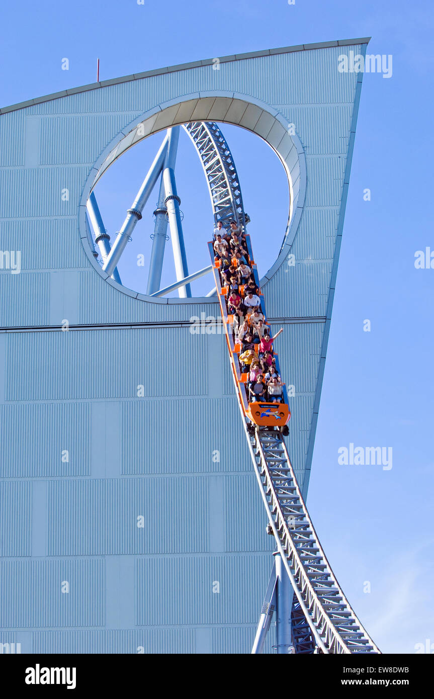Donner delphin achterbahn -Fotos und -Bildmaterial in hoher Auflösung ...