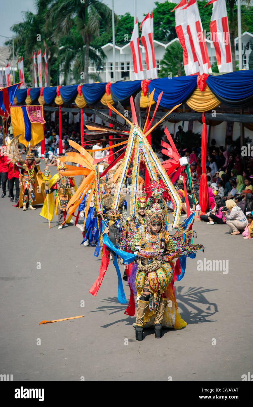 Jember mode karneval -Fotos und -Bildmaterial in hoher Auflösung – Alamy