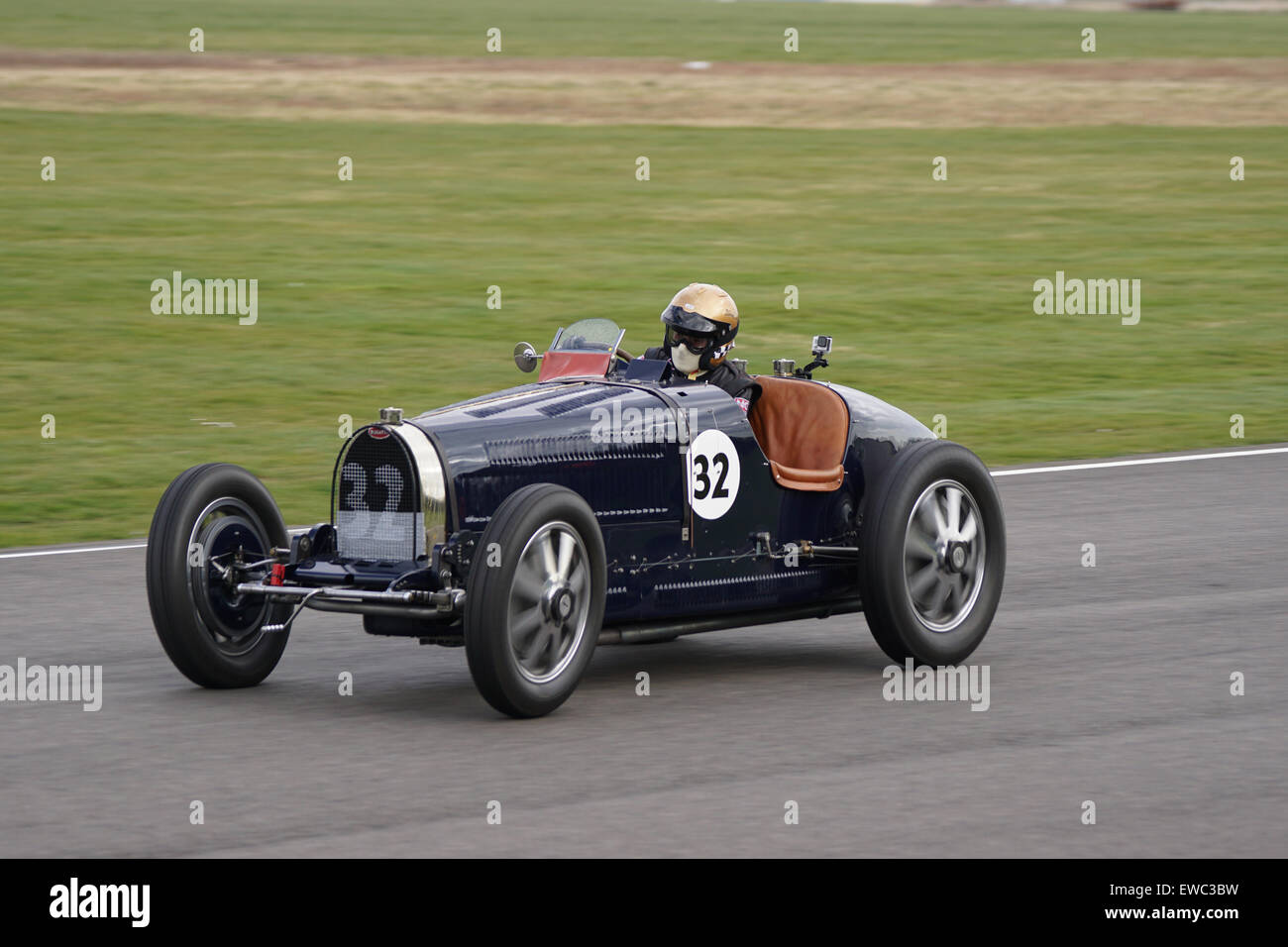 Historischer bugatti rennwagen -Fotos und -Bildmaterial in hoher ...
