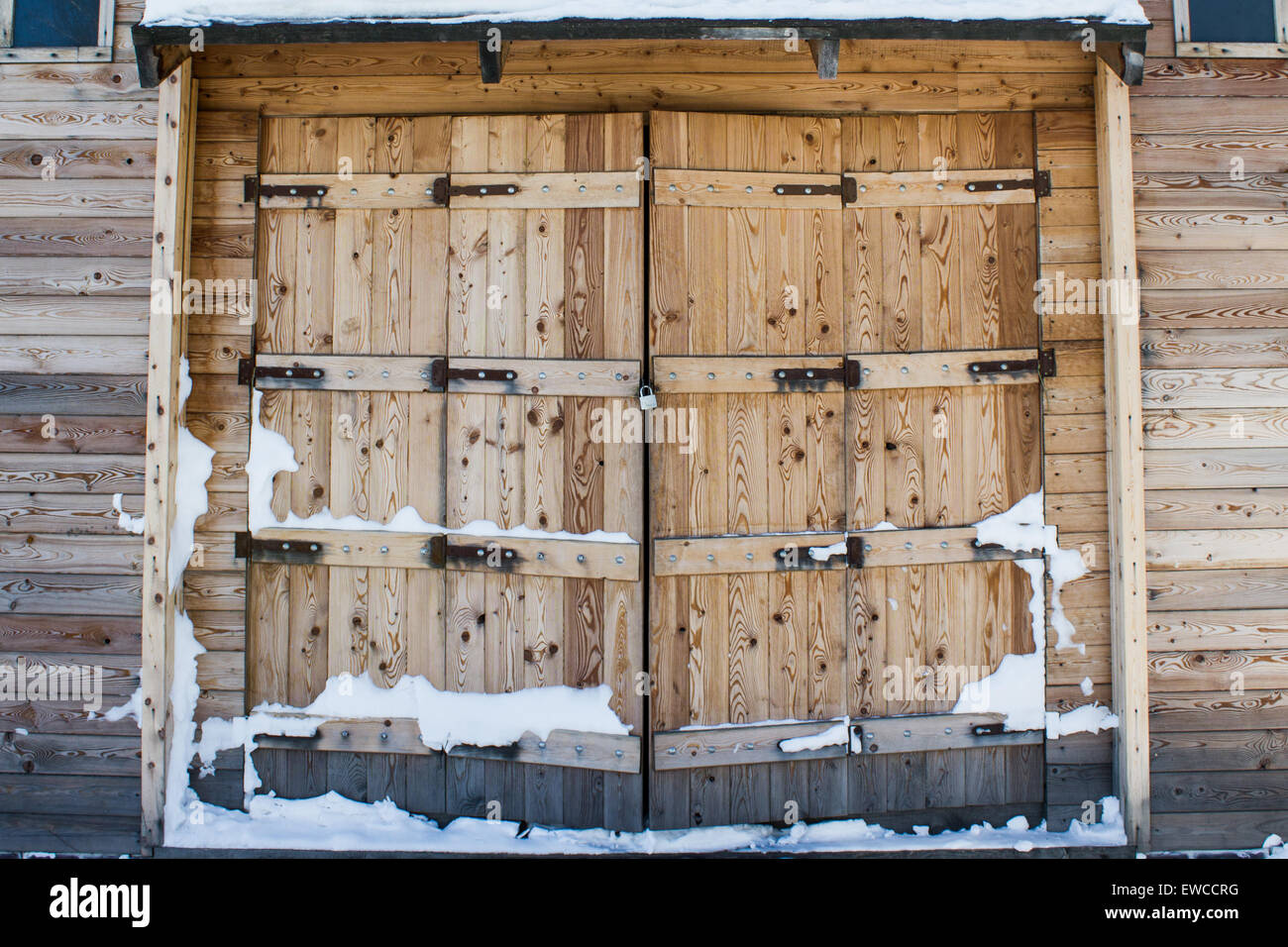 Scheune tore -Fotos und -Bildmaterial in hoher Auflösung – Alamy