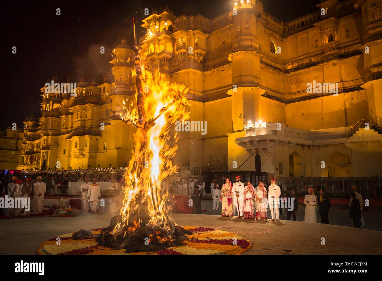 Maharana Rana Sriji Arvind Singh Mewar und die königliche Familie, die ...