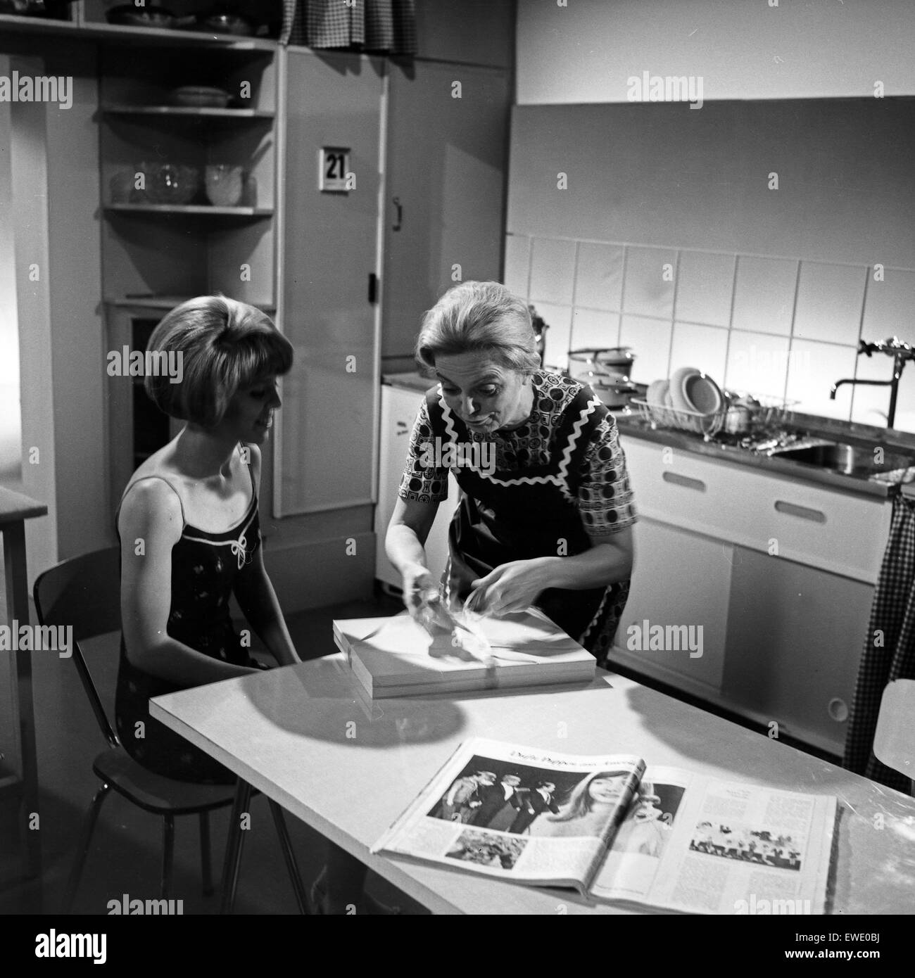 Hamburger Volksschauspielerin Heidi Kabel mit ihrer Tochter Heidi ...