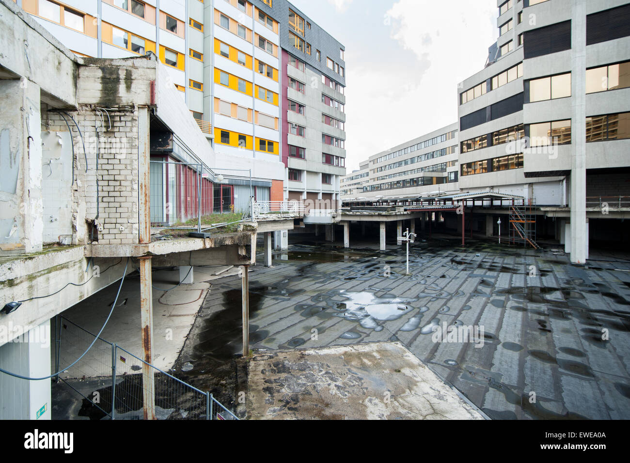 Hannover, Deutschland, Ihme-Zentrum Hannover Stockfotografie - Alamy