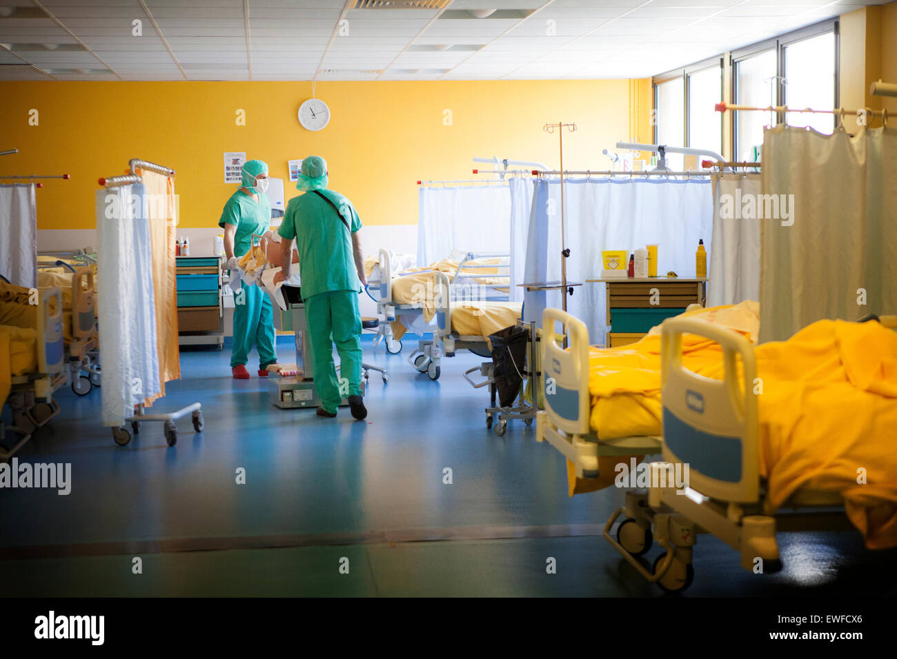 Hospital post operative recovery room -Fotos und -Bildmaterial in hoher ...