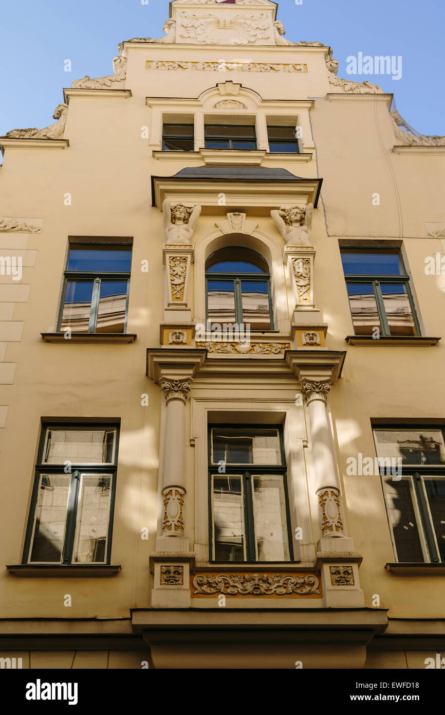 Jugendstil fenster detail -Fotos und -Bildmaterial in hoher Auflösung ...