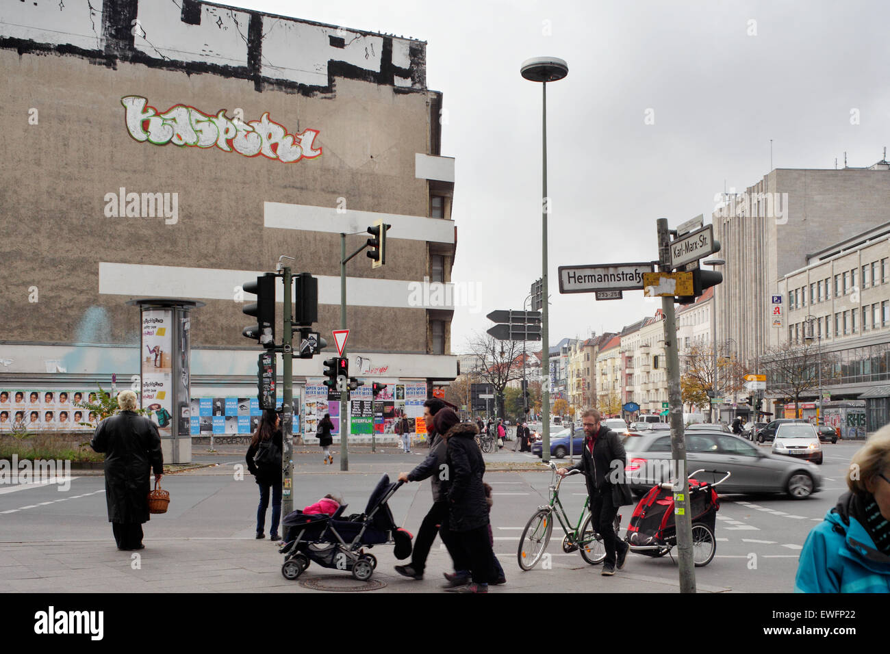 Karl marx straße neukölln -Fotos und -Bildmaterial in hoher Auflösung ...