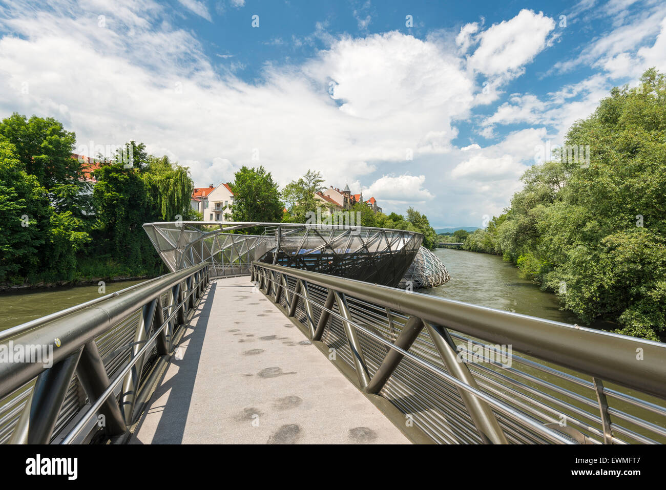 Insel der Murinsel in Graz, Steiermark, Österreich Stockfotografie - Alamy
