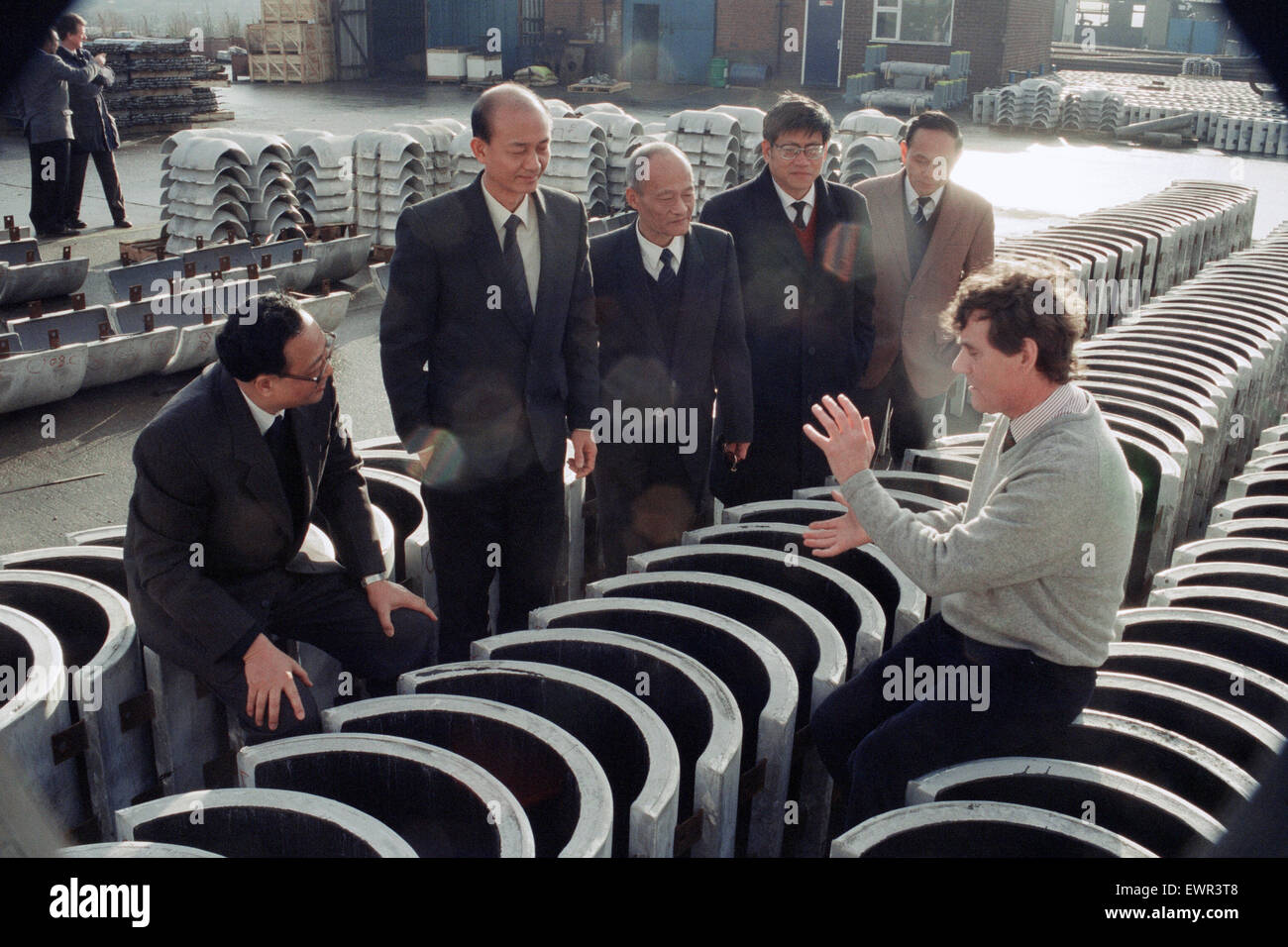 Neil Darley, Wilson Walton Managing Director bei Stockton, zeigen ...