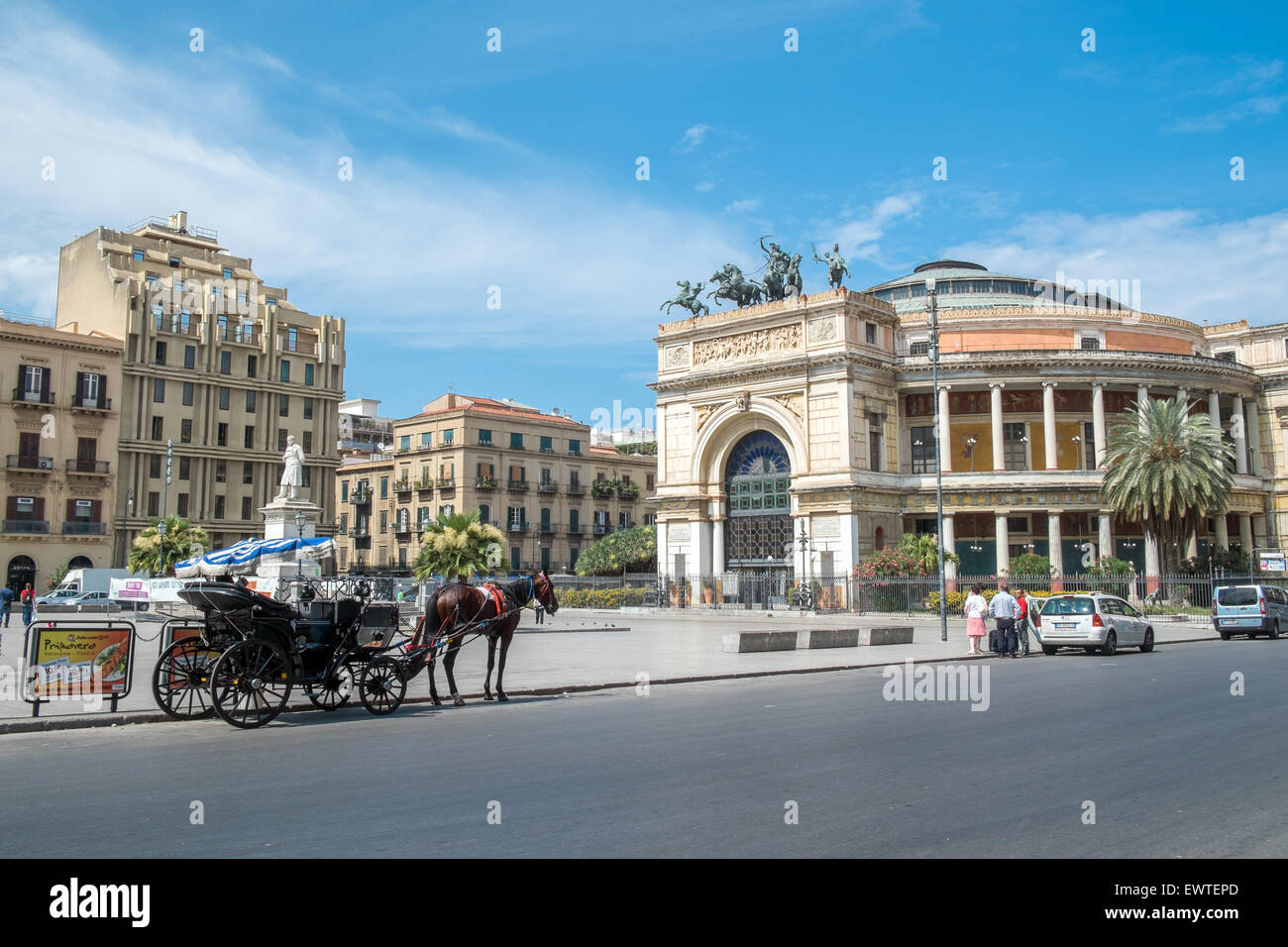 Touristen in palermo italien -Fotos und -Bildmaterial in hoher ...