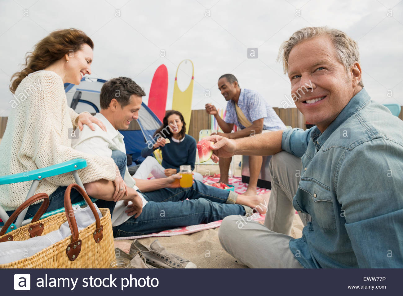 Picknick strand -Fotos und -Bildmaterial in hoher Auflösung – Alamy