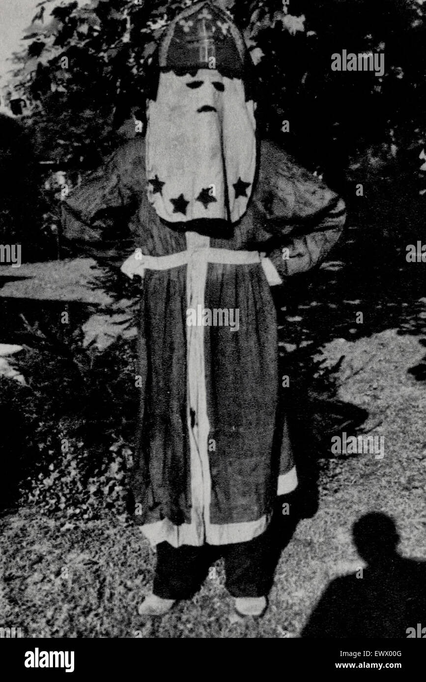 Ku klux klan uniform in -Fotos und -Bildmaterial in hoher Auflösung – Alamy