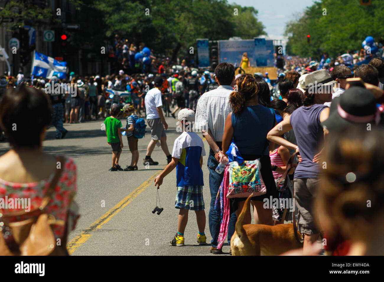 Die St-Jean-Baptiste Day Parade am St. Denis in Montreal, Que ...