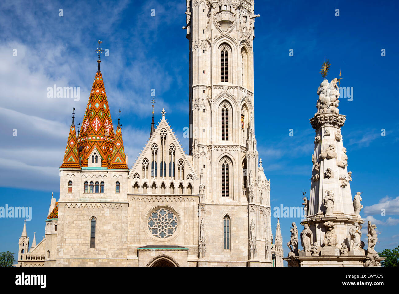 Matthiaskirche und Trinity Spalte, Budapest, Ungarn, Europa ...