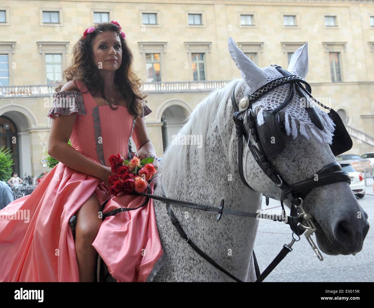 München, Deutschland. 2. Juli 2015. Schauspielerin Christine Neubauer ...