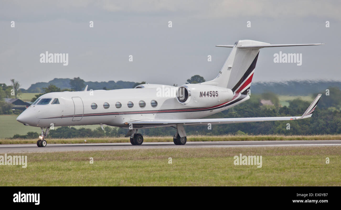 Gulfstream g450 auf der piste -Fotos und -Bildmaterial in hoher ...