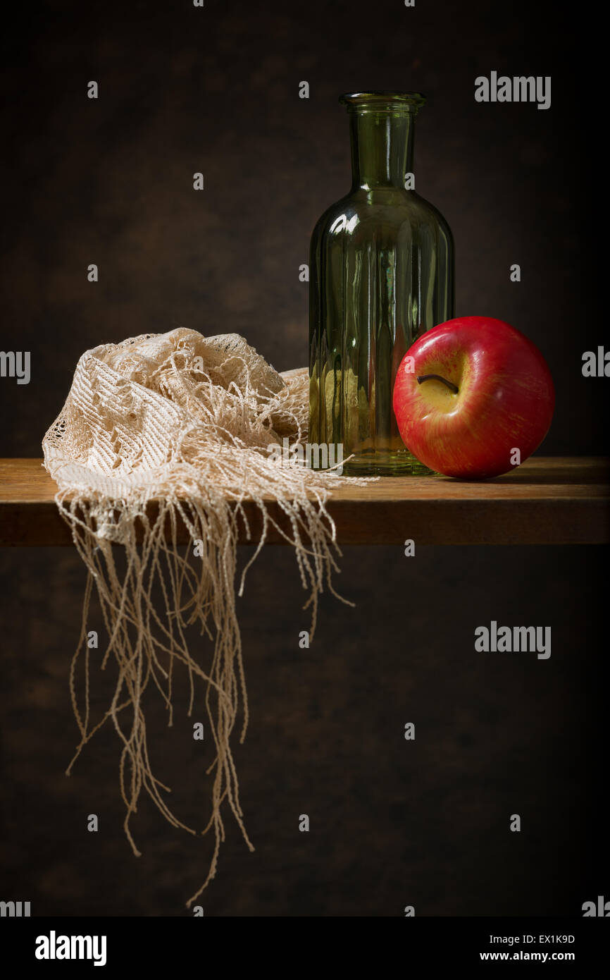 Grüne apfel stillleben -Fotos und -Bildmaterial in hoher Auflösung – Alamy