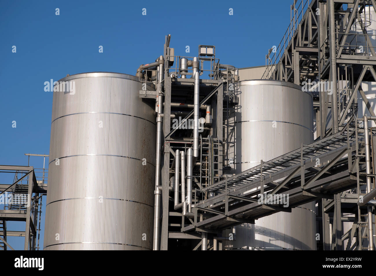 Rostfreie lagertanks -Fotos und -Bildmaterial in hoher Auflösung – Alamy