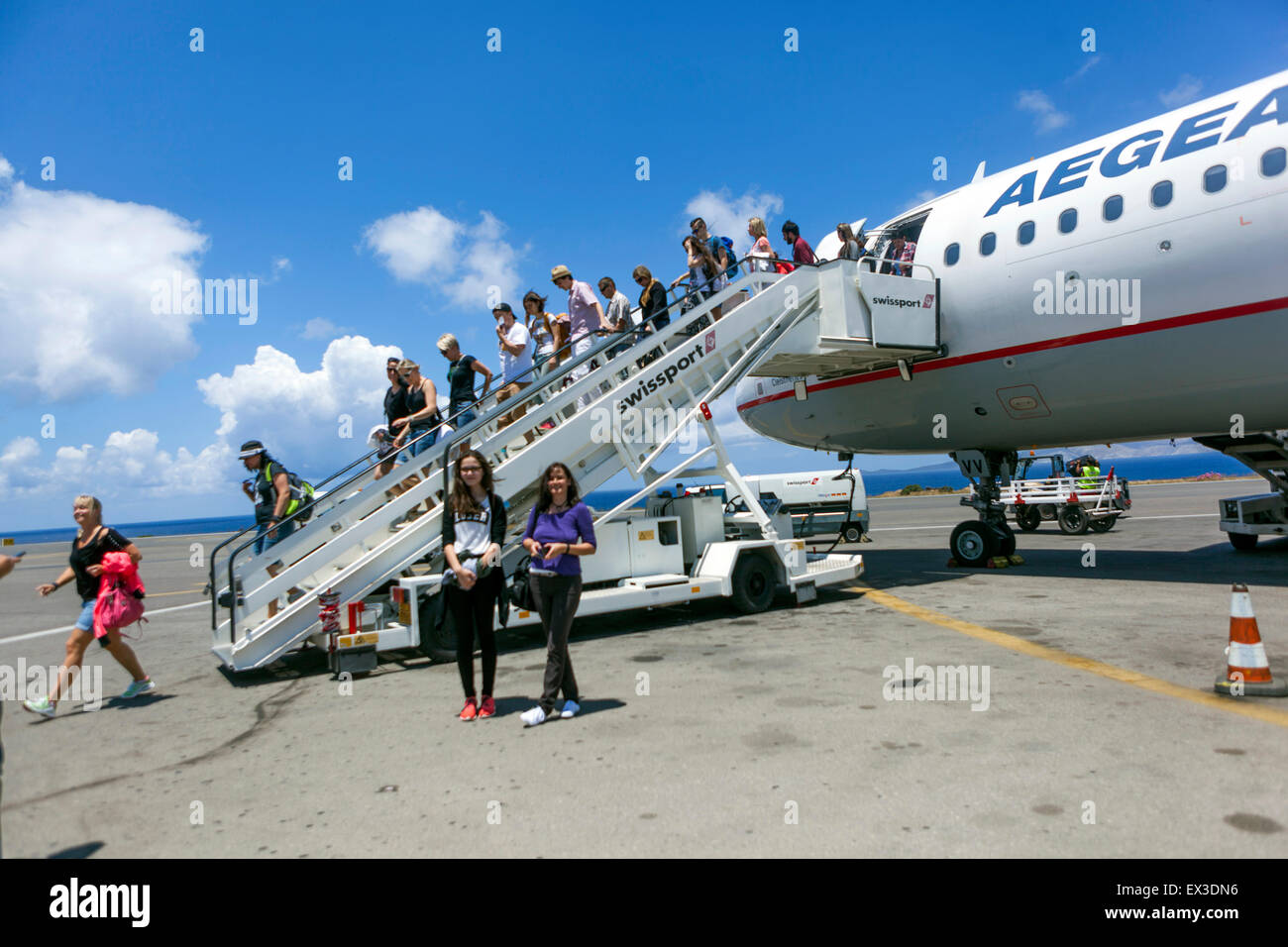 Greek Aegean Airlines Flugzeug Airbus A320 auf der Start- und Landebahn ...