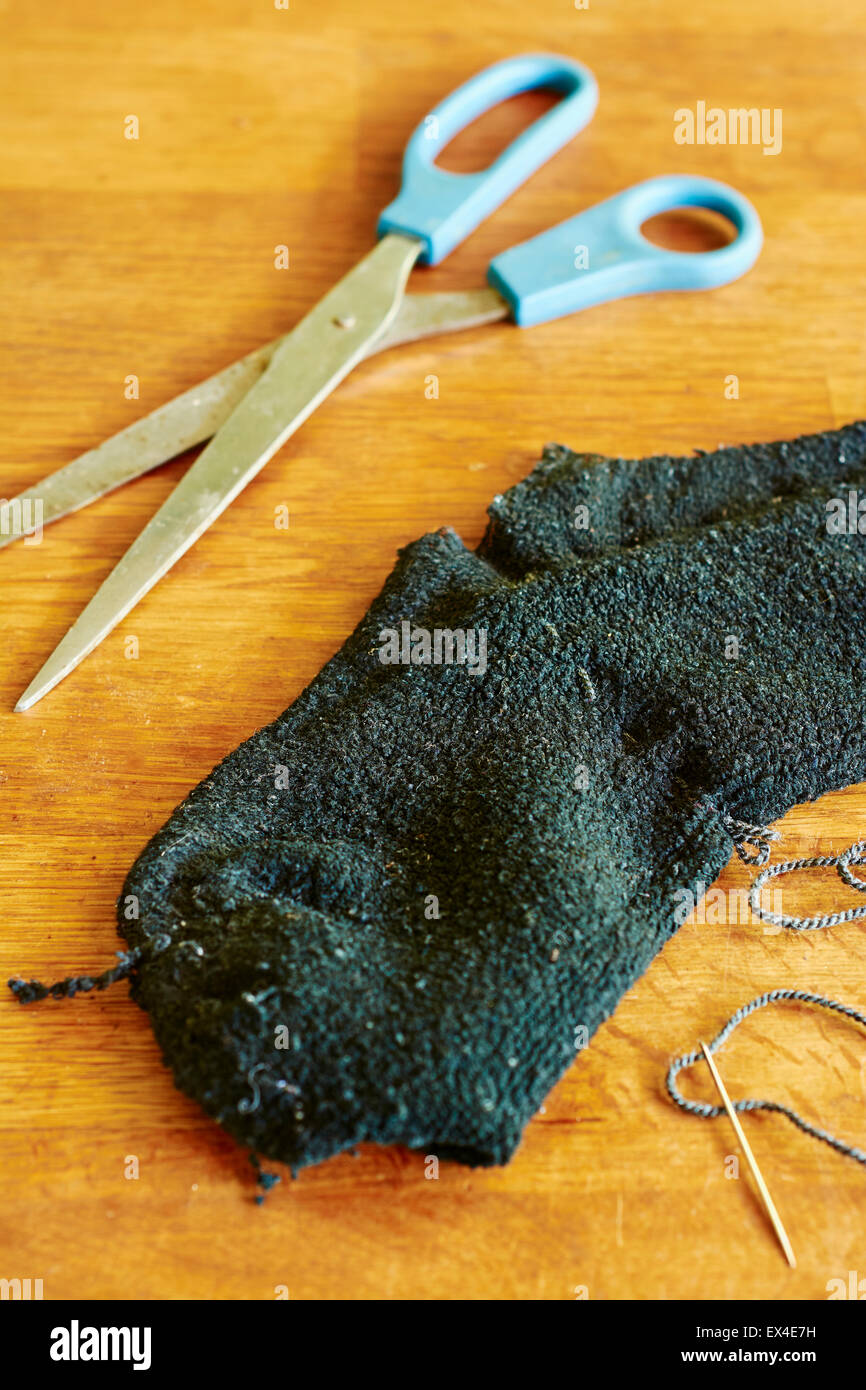 Socke schneiden -Fotos und -Bildmaterial in hoher Auflösung – Alamy