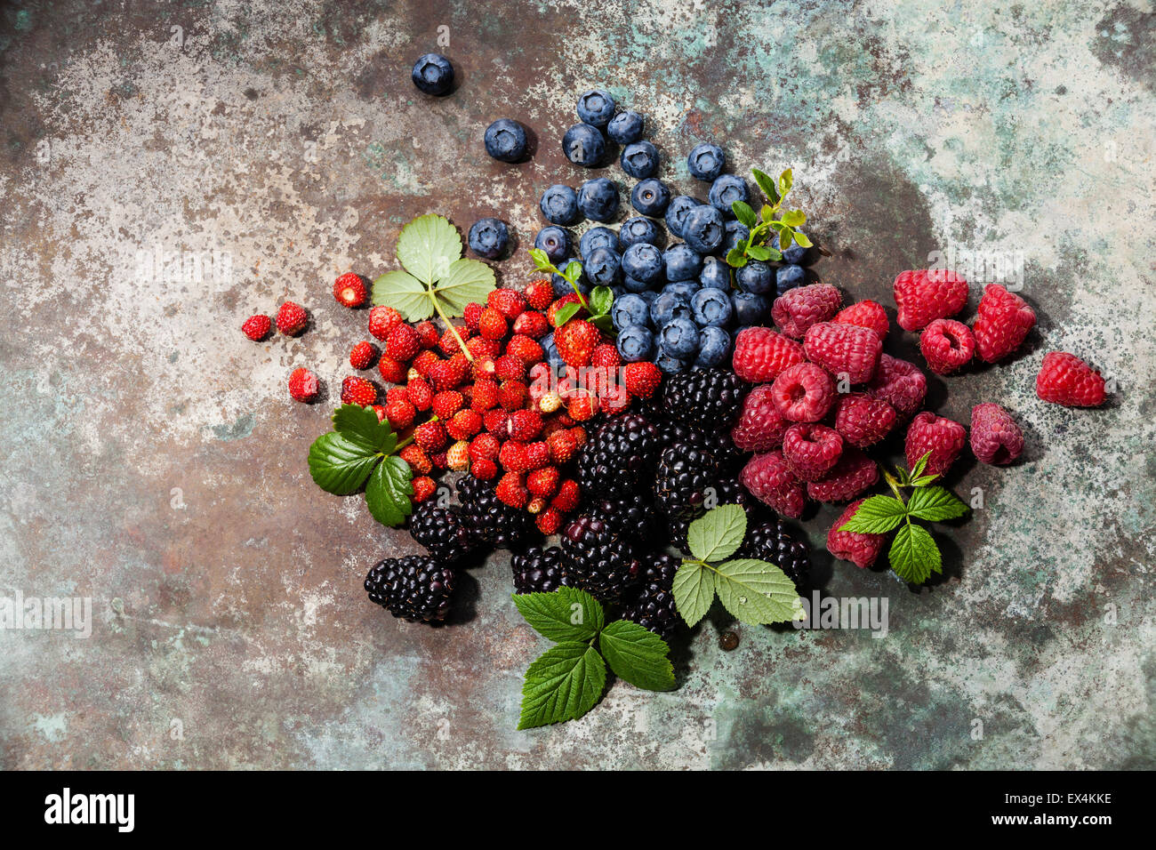 Mischung aus reifen beeren Stockfotos und -bilder Kaufen - Seite 3 - Alamy