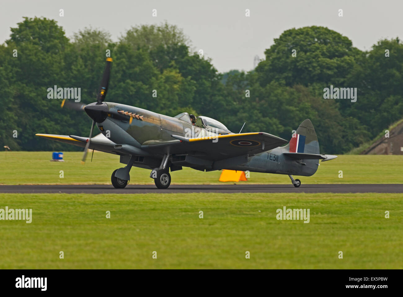 Spitfire mk lf xvie -Fotos und -Bildmaterial in hoher Auflösung – Alamy