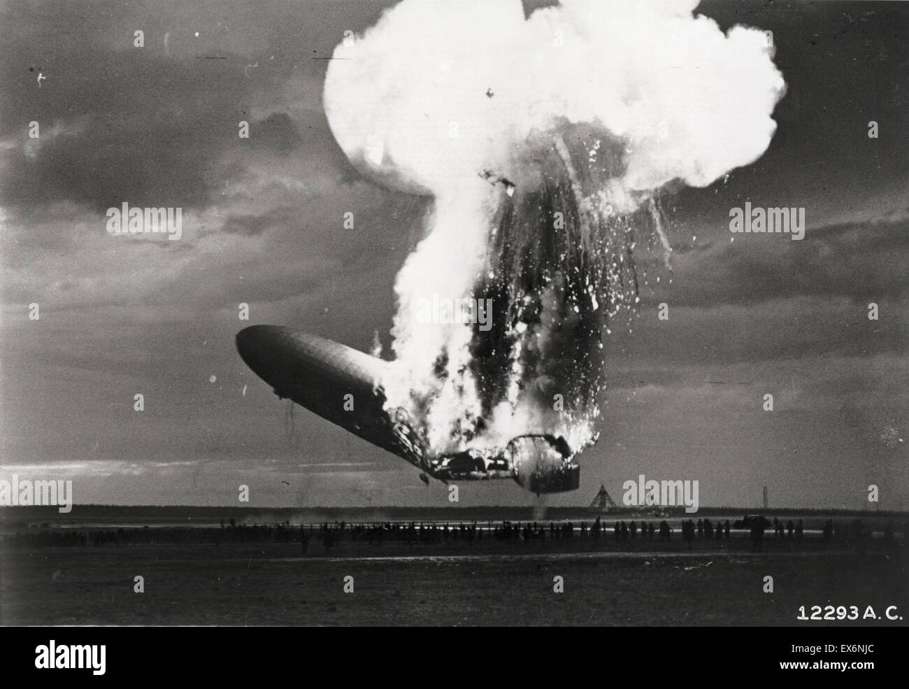 Die Hindenburg-Katastrophe fand am Donnerstag, 6. Mai 1937, als die ...