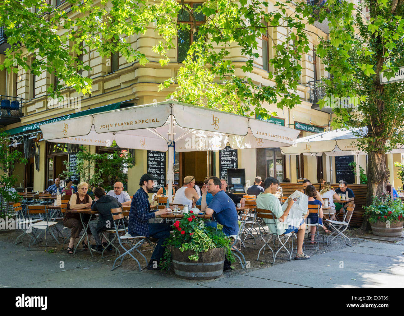 Street Café In Berlin Germany Stockfotos & Street Café In Berlin ...