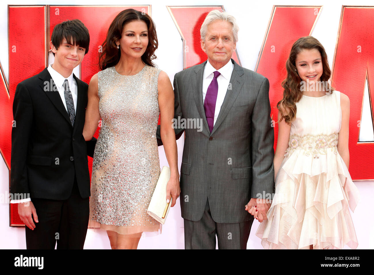 Catherine zeta jones and carys zeta douglas Stockfotos und -bilder ... Catherine zeta jones and carys zeta douglas Stockfotos und -bilder ...