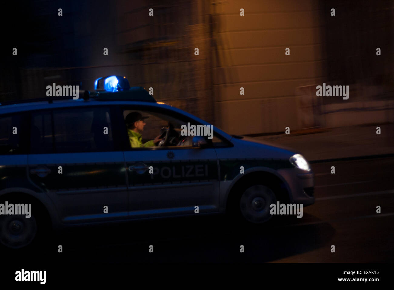 Berlin police car -Fotos und -Bildmaterial in hoher Auflösung - Seite 2 ...