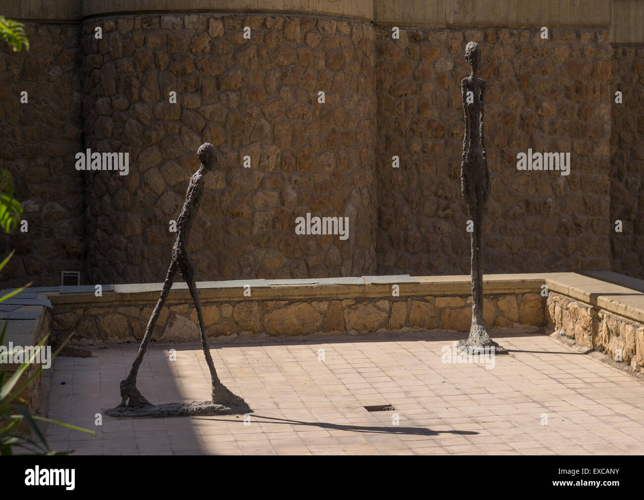 Skulpturen von Giacometti im Tehran Museum Of Contemporary Art ...