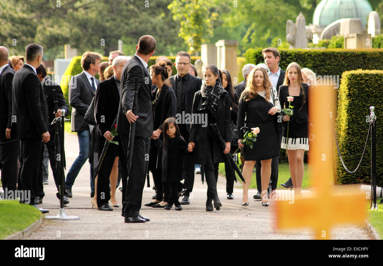 Beerdigung von Udo Jürgens am Wiener Zentralfriedhof mit: Manfred ...