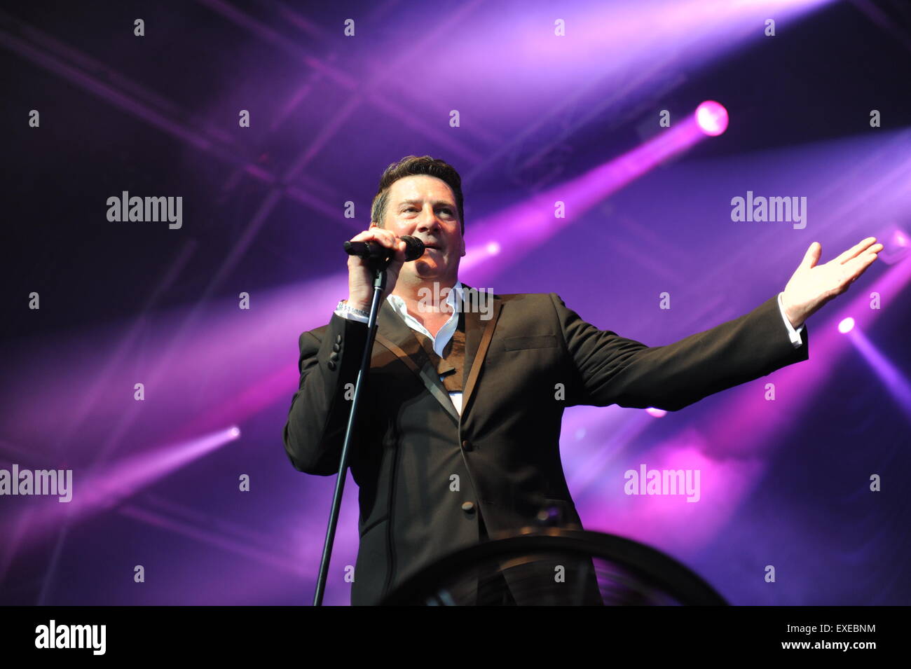 Tony Hadley Of Spandau Ballet Stockfotos & Tony Hadley Of Spandau ...