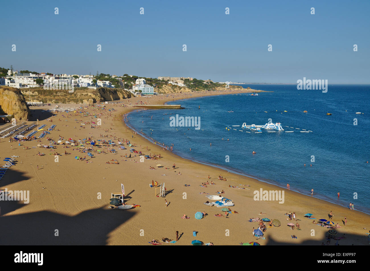 Tunnel beach in albufeira portugal -Fotos und -Bildmaterial in hoher ...