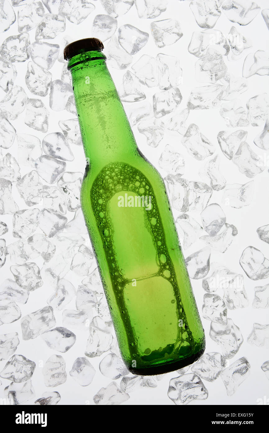 Beer ice cold bottle -Fotos und -Bildmaterial in hoher Auflösung – Alamy