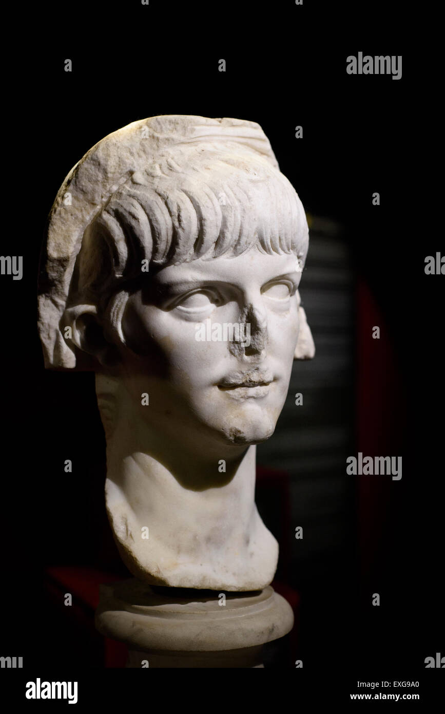 Büste von kaiser claudius -Fotos und -Bildmaterial in hoher Auflösung ...