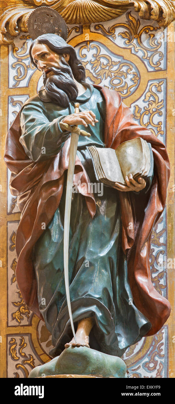 Statue saint paul apostle in -Fotos und -Bildmaterial in hoher ...