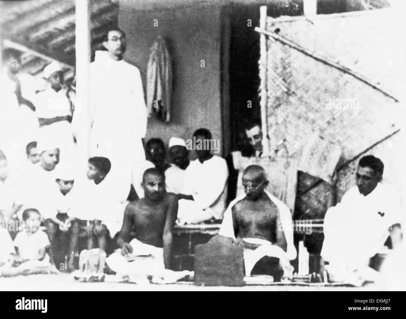 Mahatma gandhi und mirabehn -Fotos und -Bildmaterial in hoher Auflösung ...