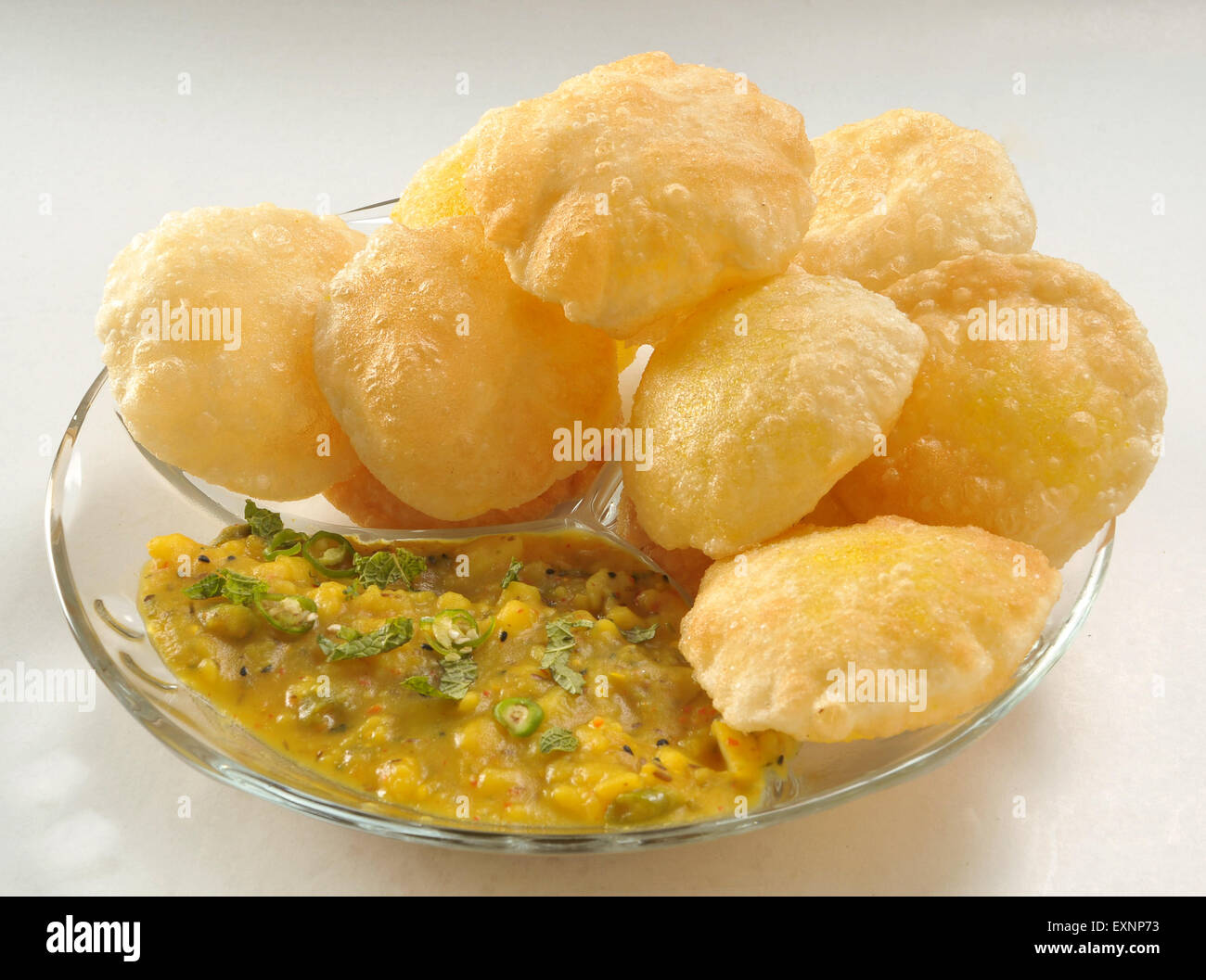 Gebratene poori -Fotos und -Bildmaterial in hoher Auflösung – Alamy