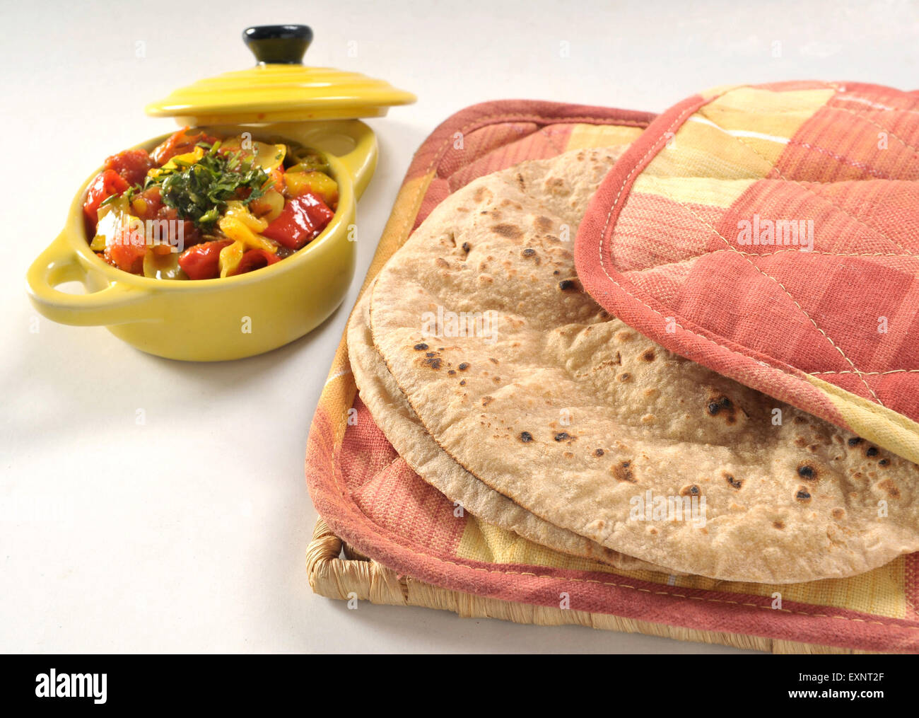 Kashmiri roti -Fotos und -Bildmaterial in hoher Auflösung – Alamy