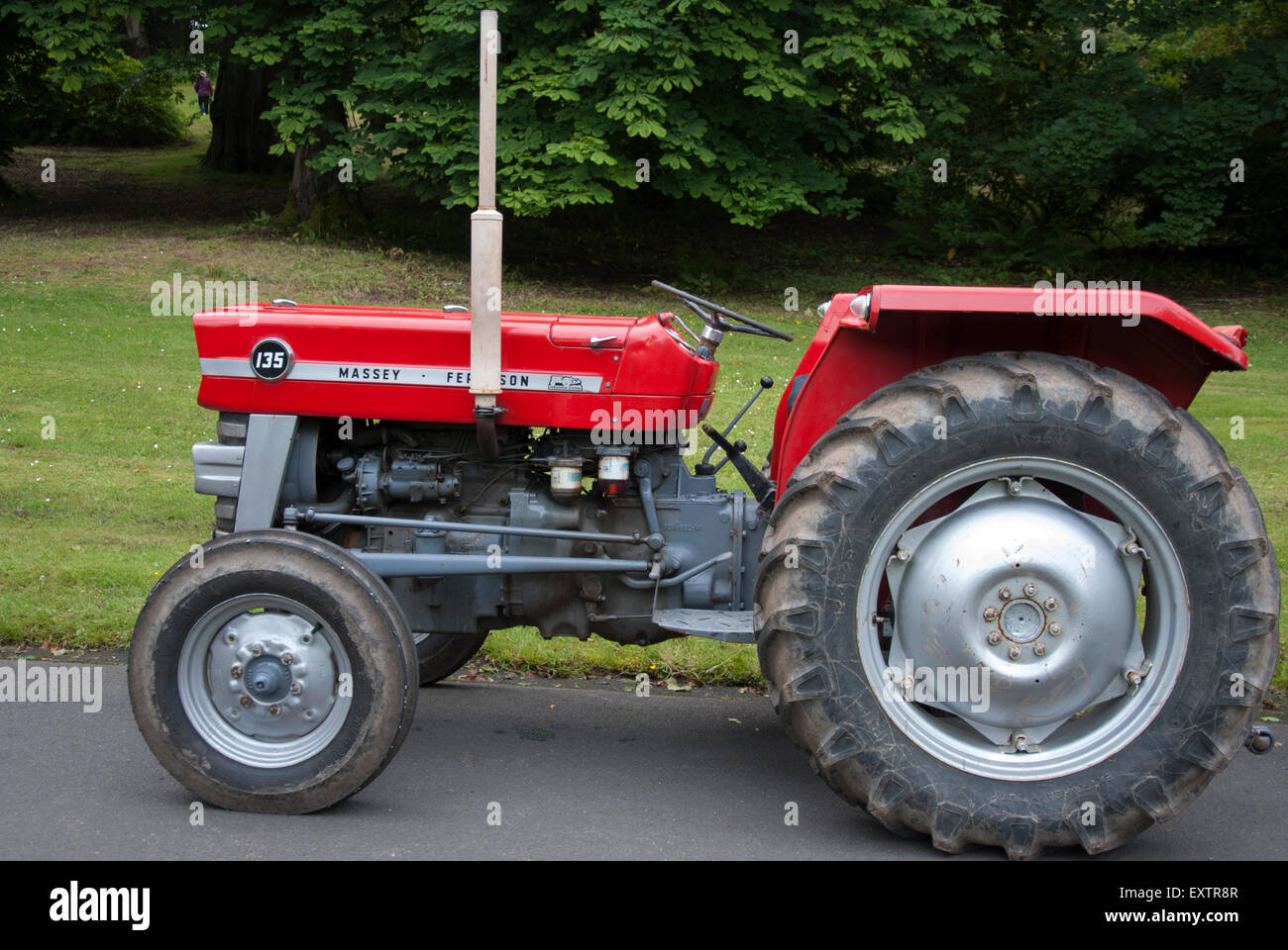 1960er Jahren rot grau Massey Ferguson 135 Serie Traktor Stockfoto ...