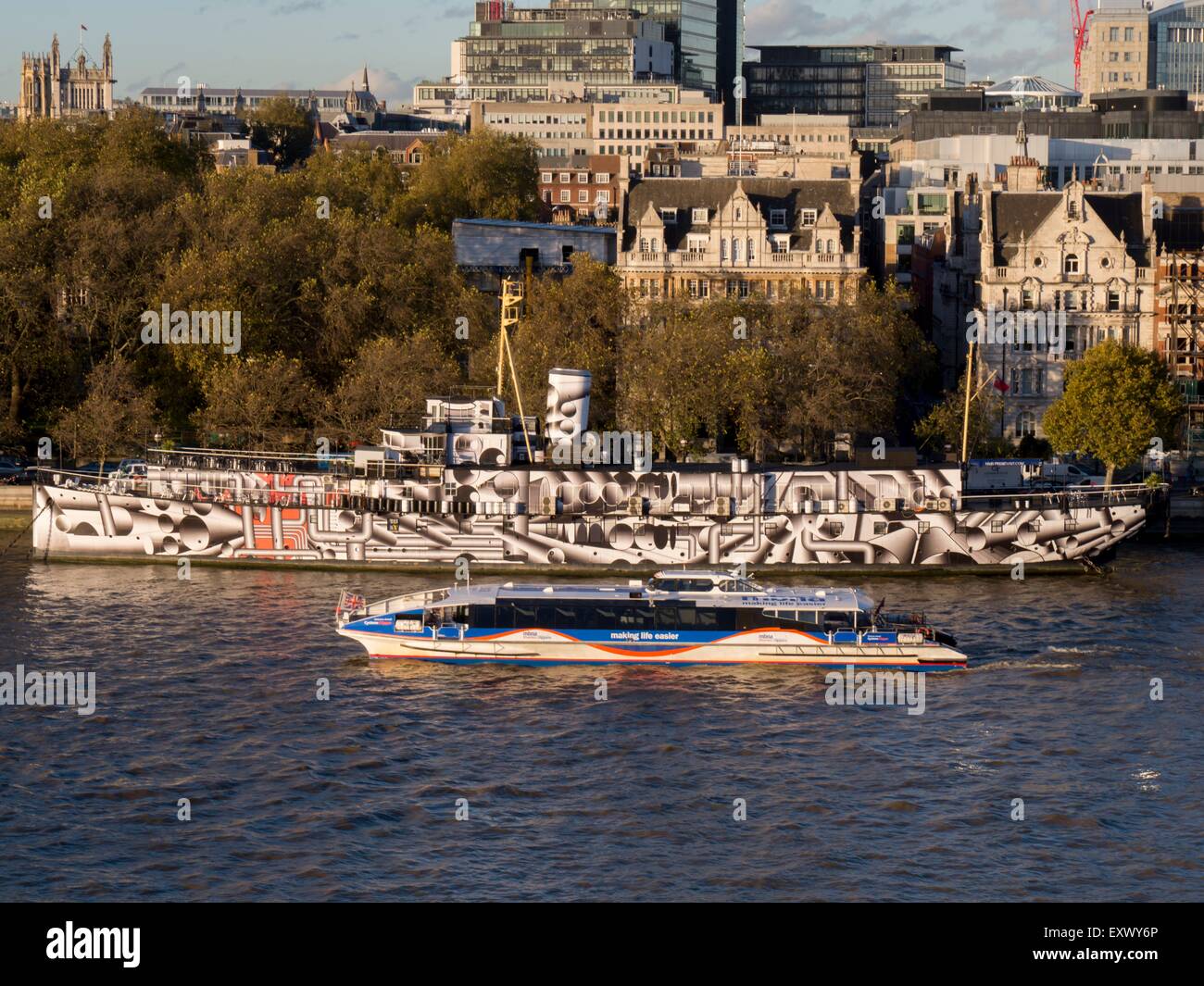 Schiff auf der themse -Fotos und -Bildmaterial in hoher Auflösung – Alamy