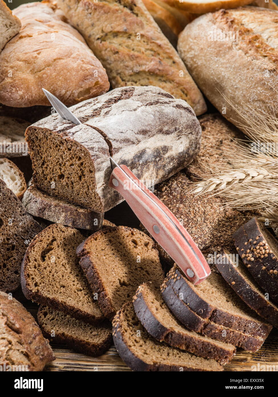 Verschiedene arten von brot roggenbrot -Fotos und -Bildmaterial in ...