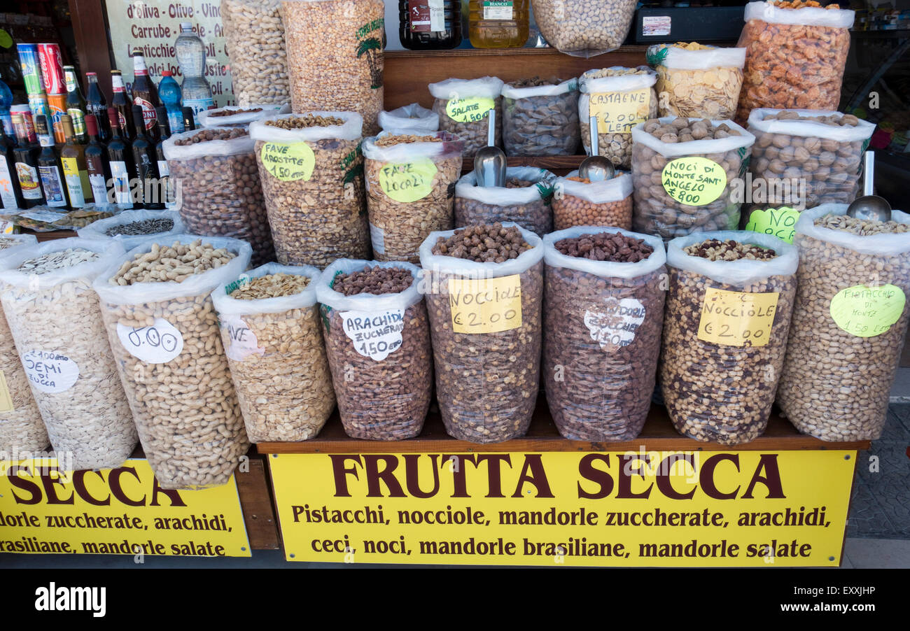 Typische italienische früchte -Fotos und -Bildmaterial in hoher ...