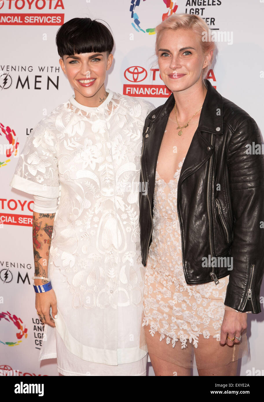 Phoebe dahl and ruby rose -Fotos und -Bildmaterial in hoher Auflösung ...